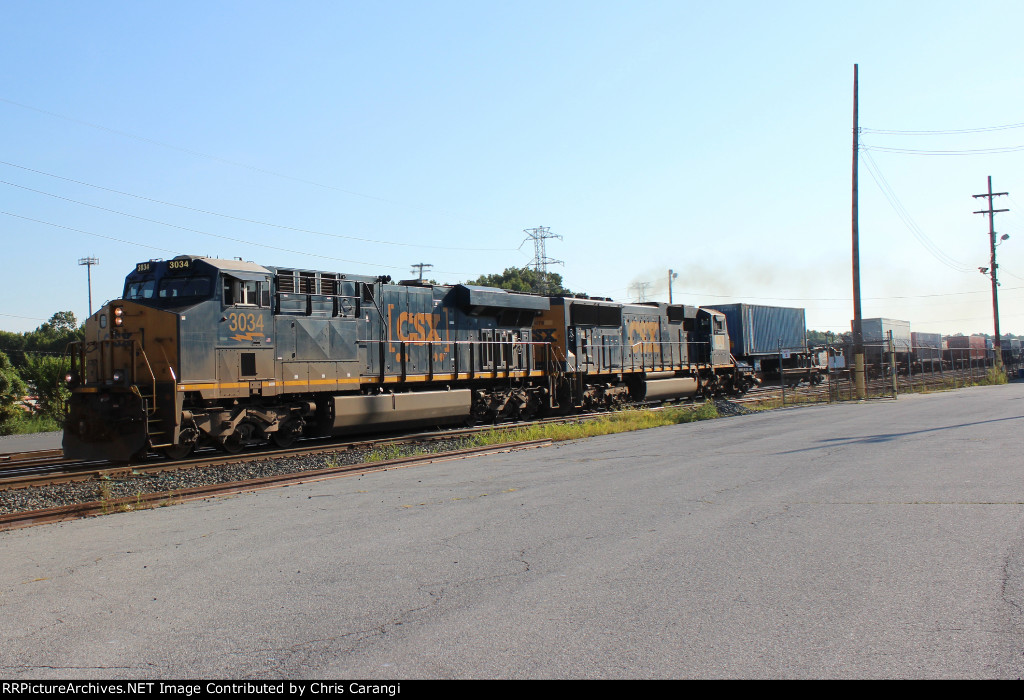 CSXT 3034 & 4576 on L031-27